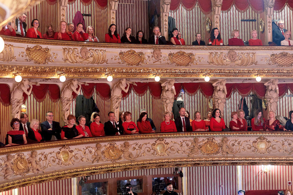 Svečano obilježena javnozdravstvena kampanja „Dan crvenih haljina“ - Slowliving.hr